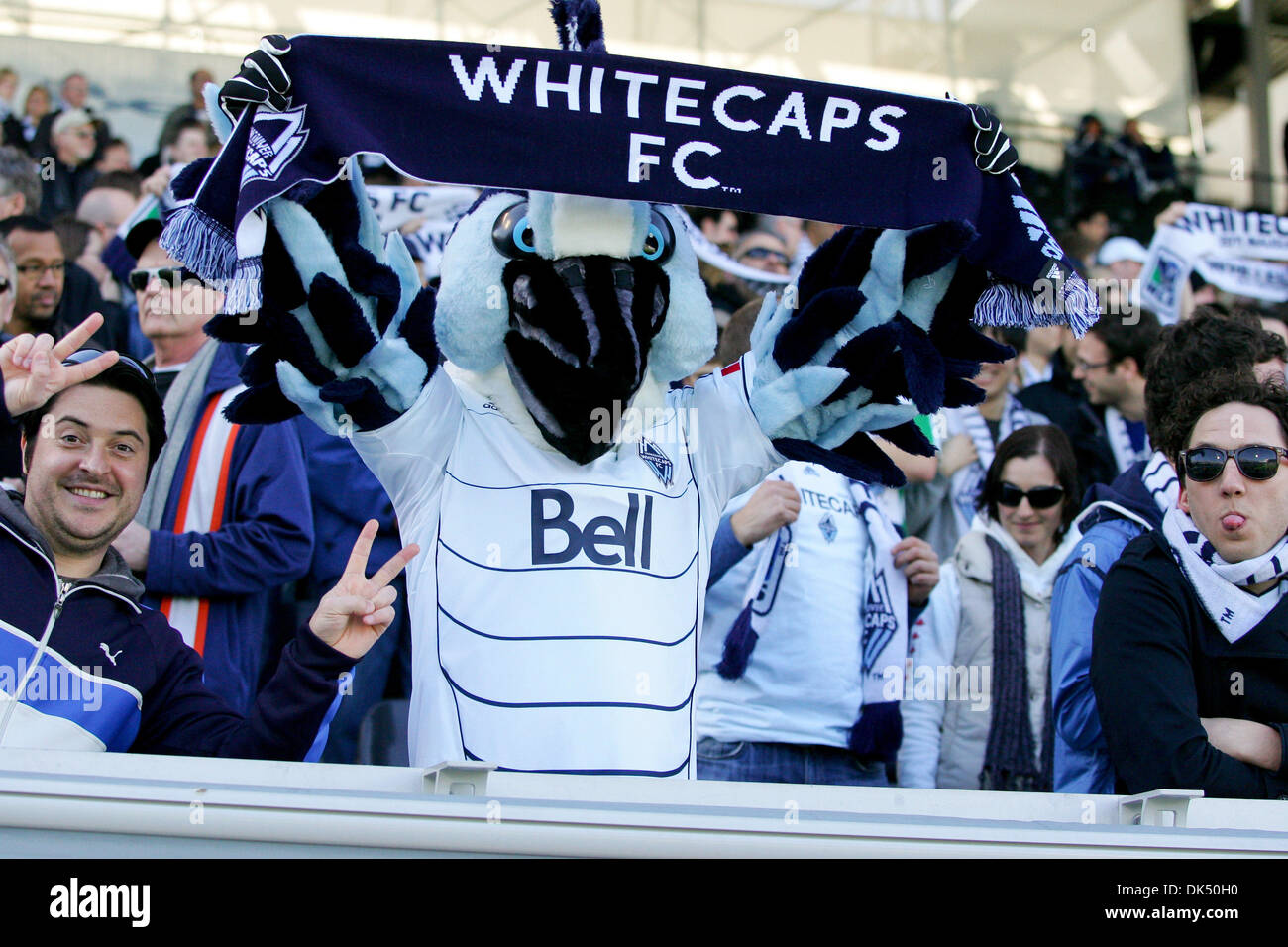 Vancouver whitecaps fans in the stands hi-res stock photography and ...