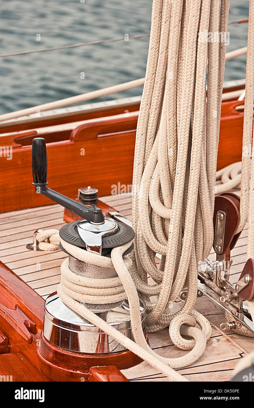 Winch and rope on a yacht Stock Photo - Alamy