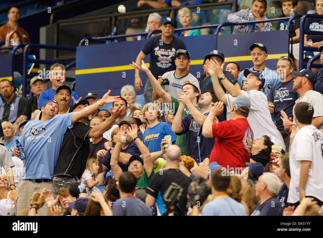 Baseball fans catch hi-res stock photography and images - Alamy