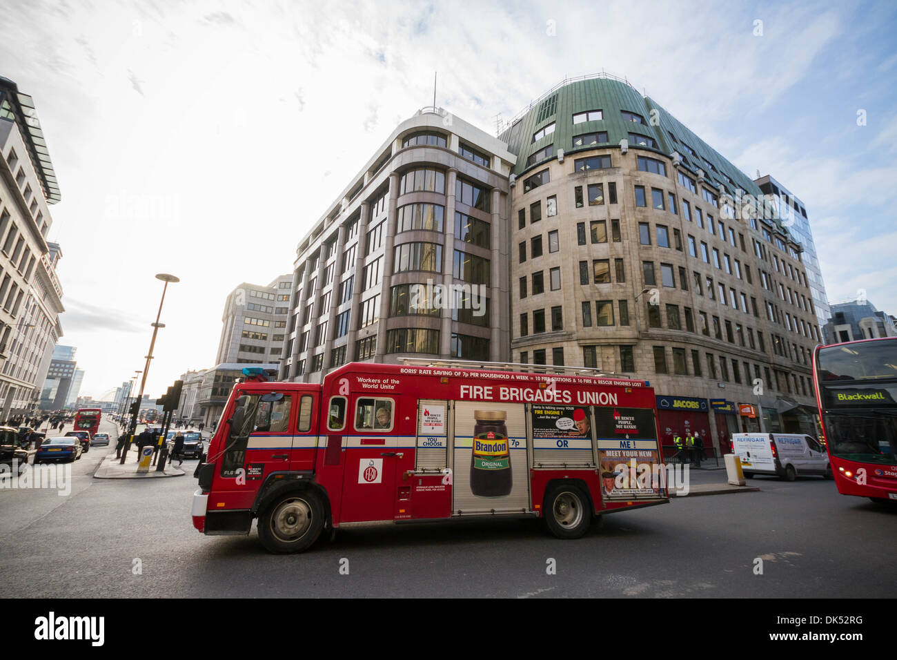 London fire brigade fire engine hi-res stock photography and images - Alamy