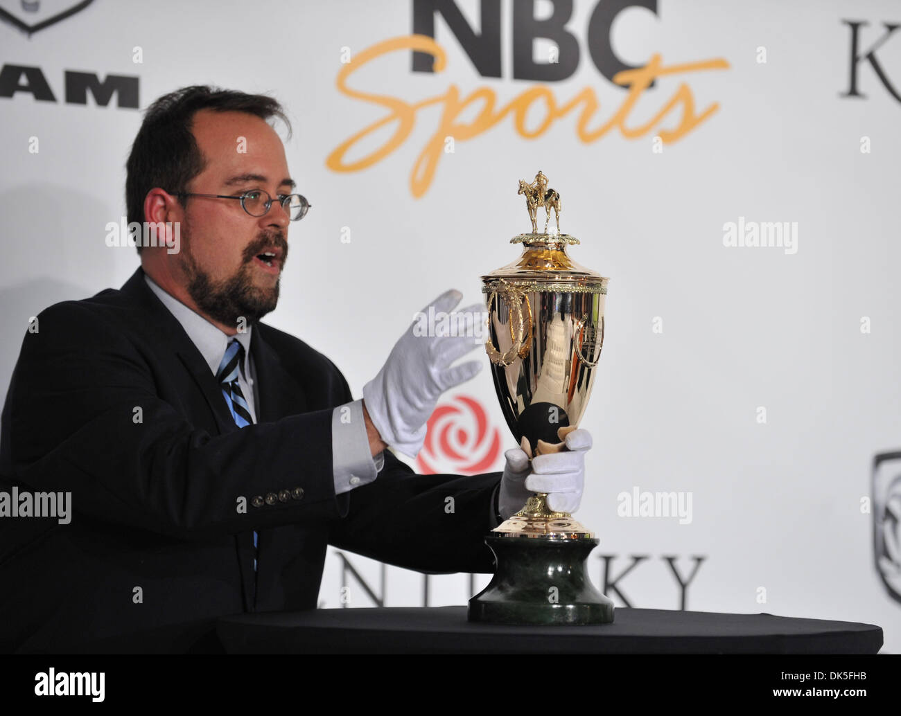 May 4, 2011 - Louisville, Kentucky, U.S. - Chris Goodlett place the ...