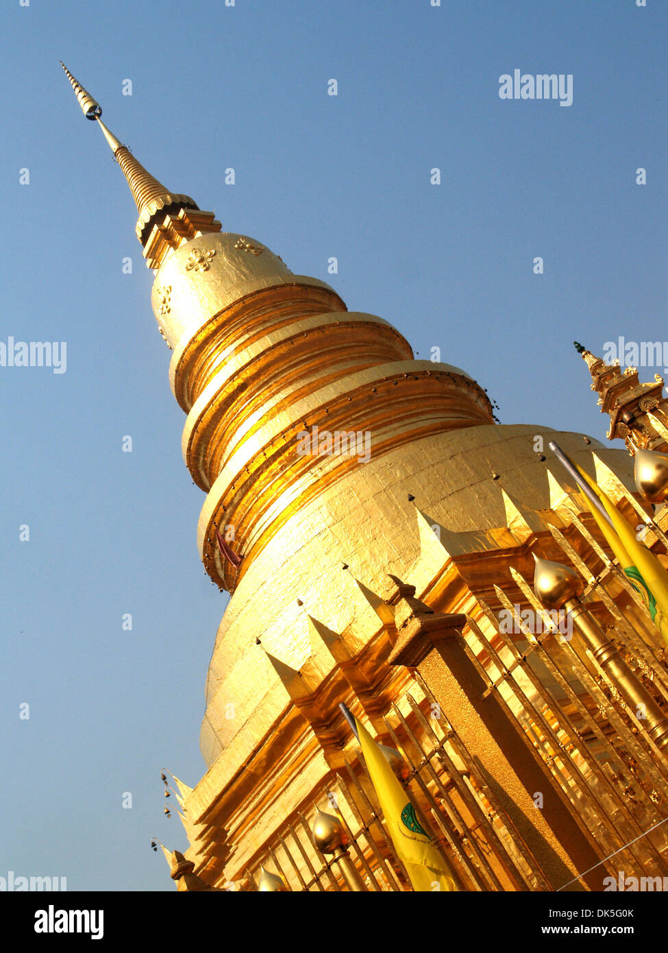 Wat phra that hariphunchai ,Lamphun,Thailand Stock Photo - Alamy