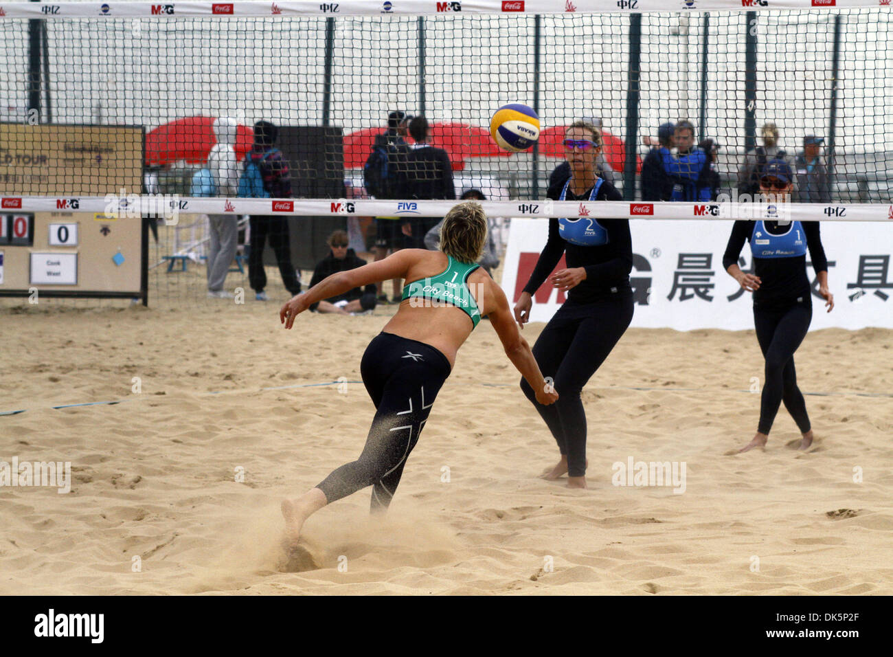 Natalie cook volleyball olympics hi-res stock photography and images ...