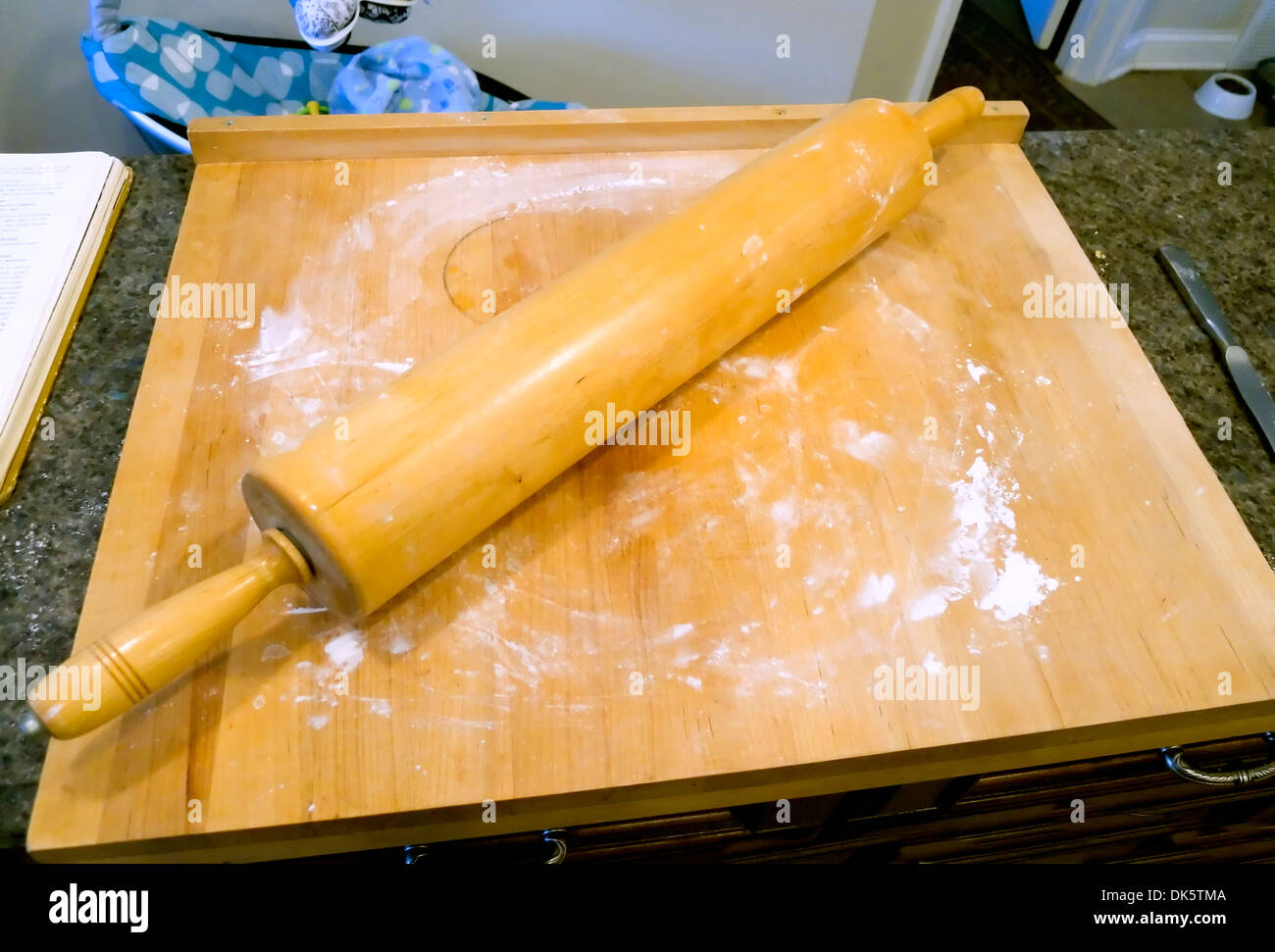 A rolling pin dusted with flour Stock Photo - Alamy