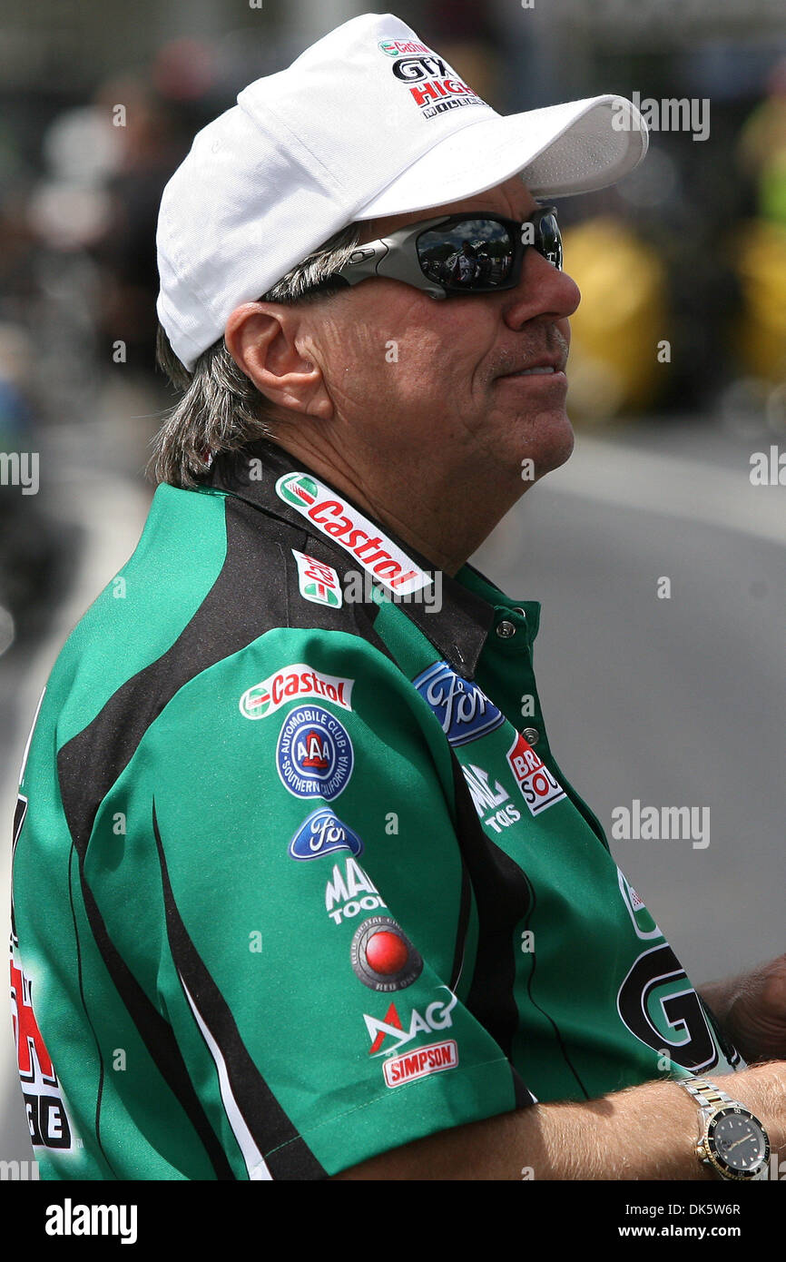 Castrol gtx hi-res stock photography and images - Alamy