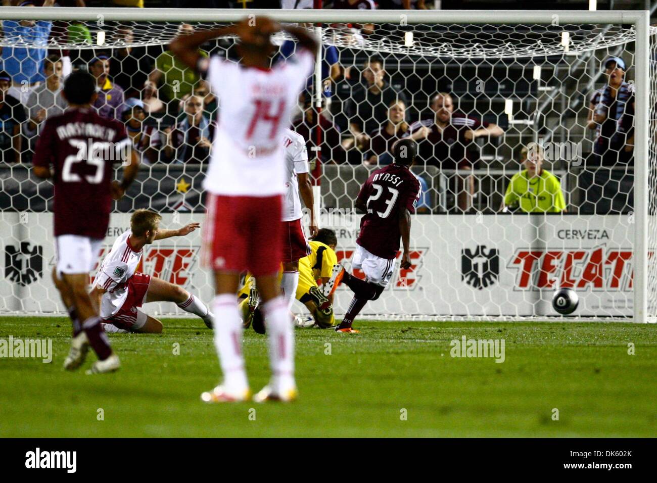 Thierry henry head in hands hi-res stock photography and images - Alamy