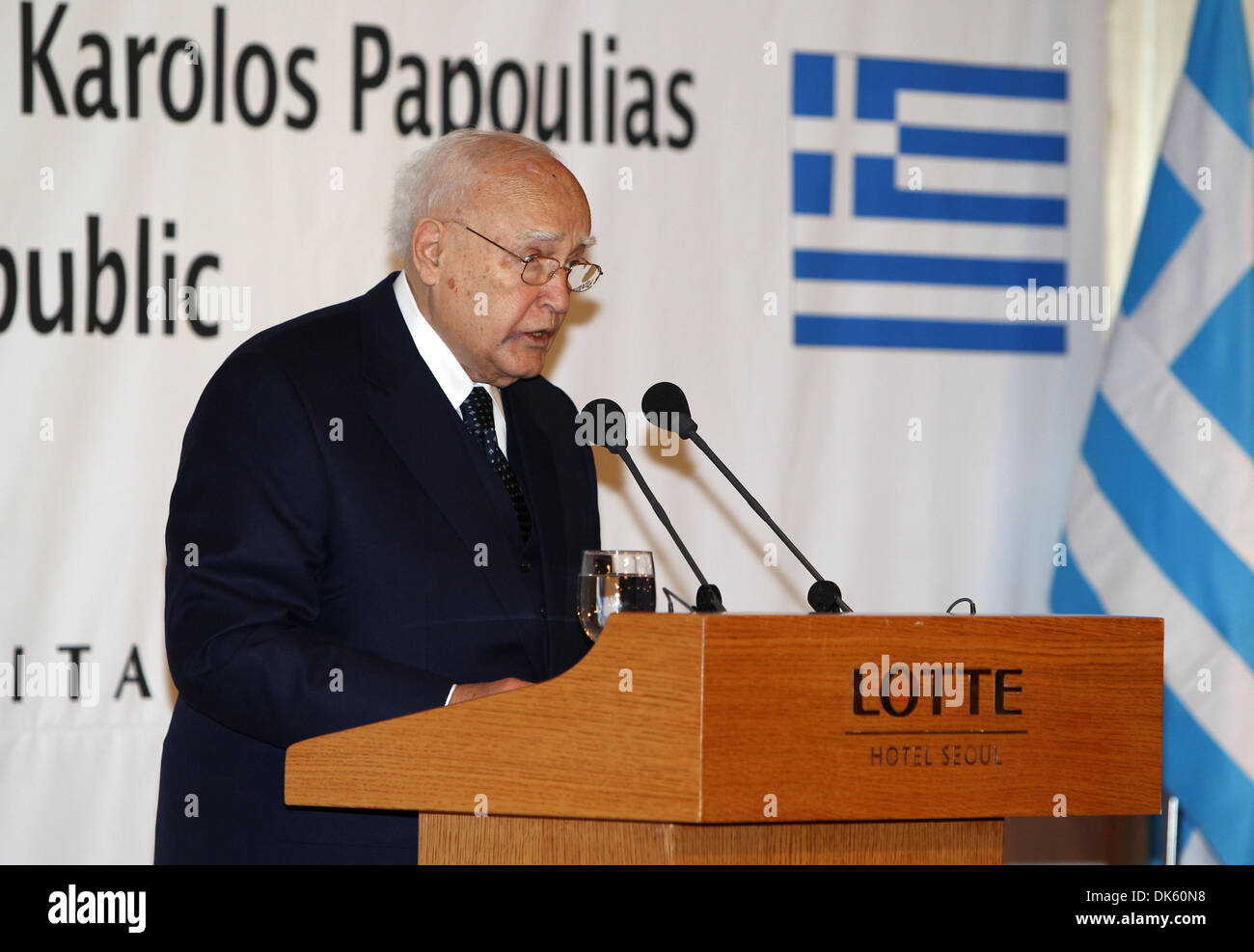 Seoul, South Korea. 3rd Dec, 2013. Greek President Karolos Papoulias ...