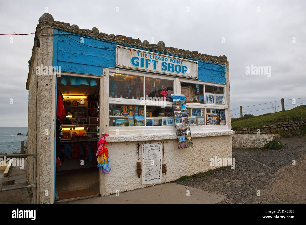 Staff in gift shop hi-res stock photography and images - Alamy