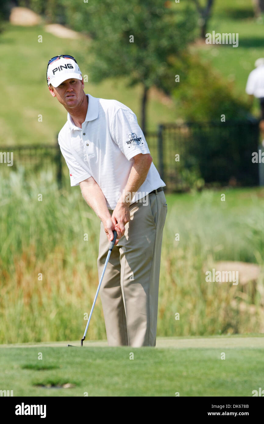 May 28, 2011 - Las Colinas, Texas, US - Chris Riley putts on #17 during ...