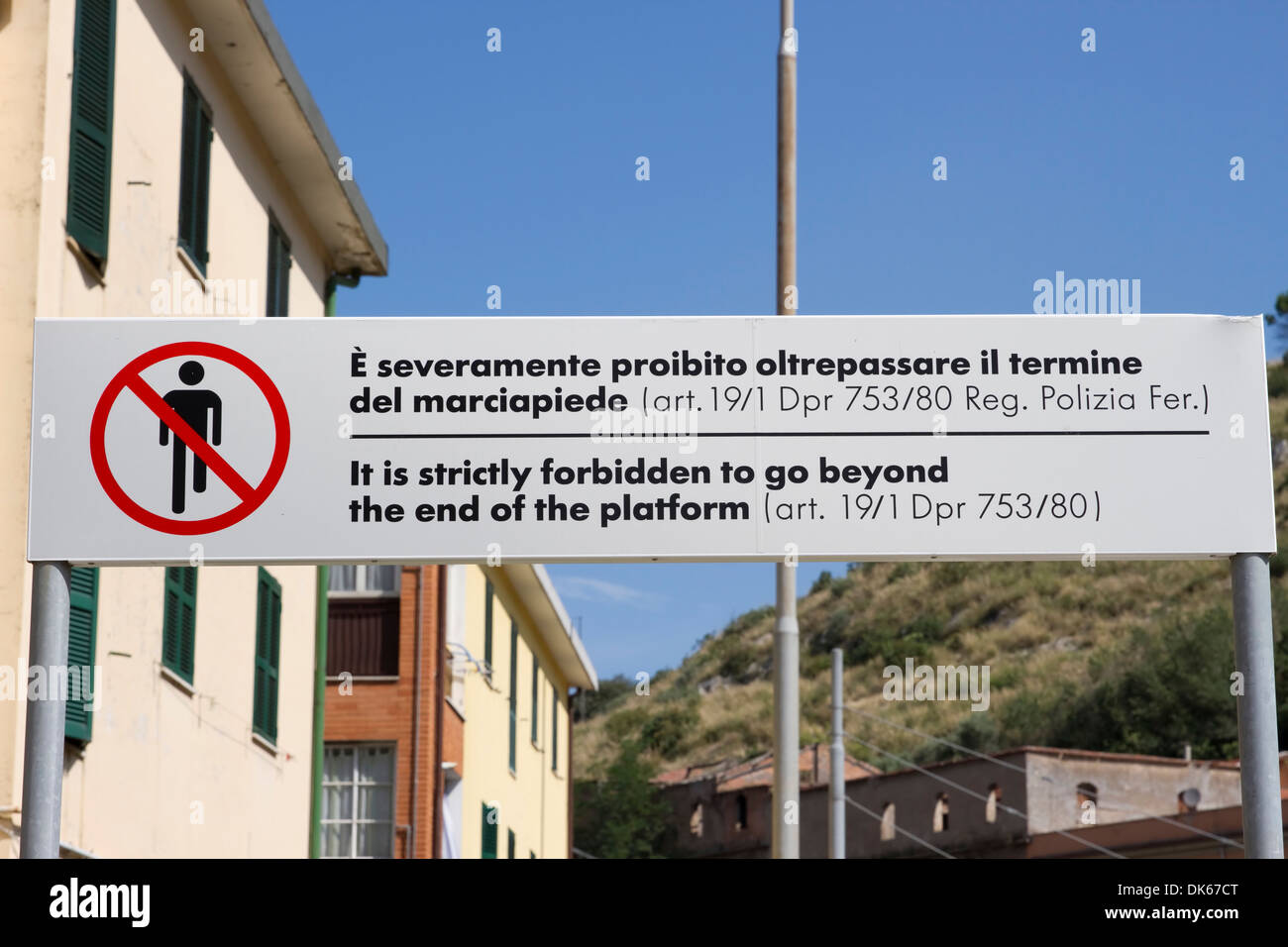 Italian warning sign hi-res stock photography and images - Alamy