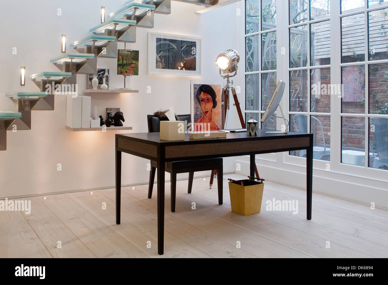 Glebe Garden Gallery, London, United Kingdom. Architect: Ghizlan el ...