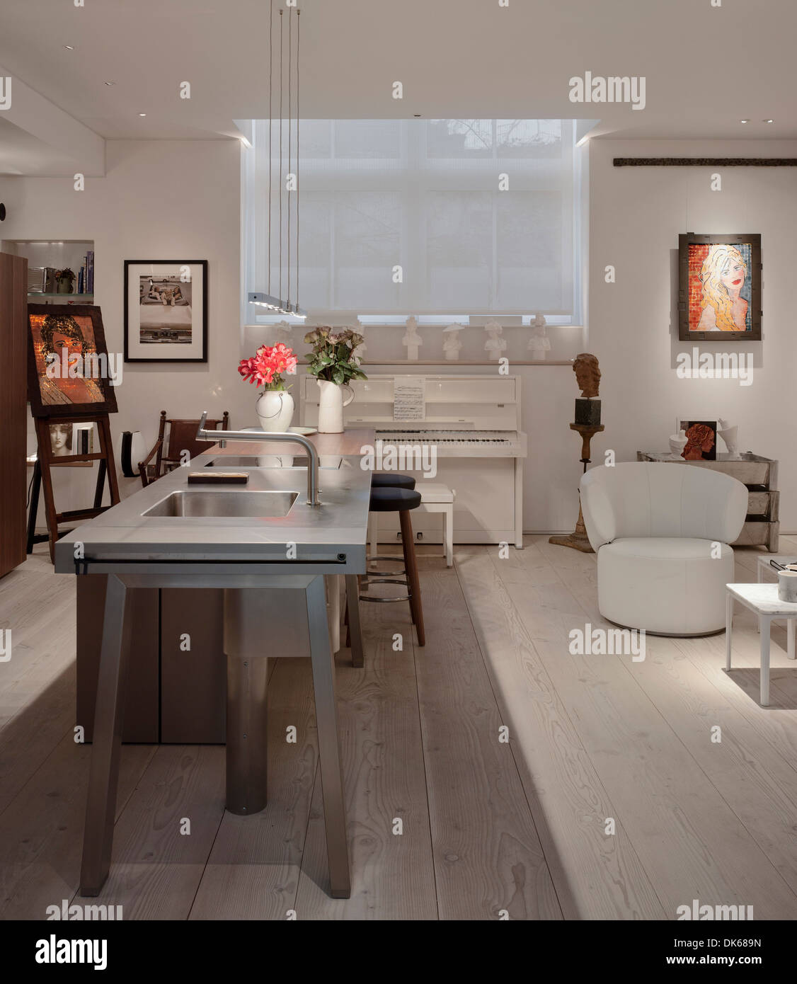 Glebe Garden Gallery, London, United Kingdom. Architect: Ghizlan el ...