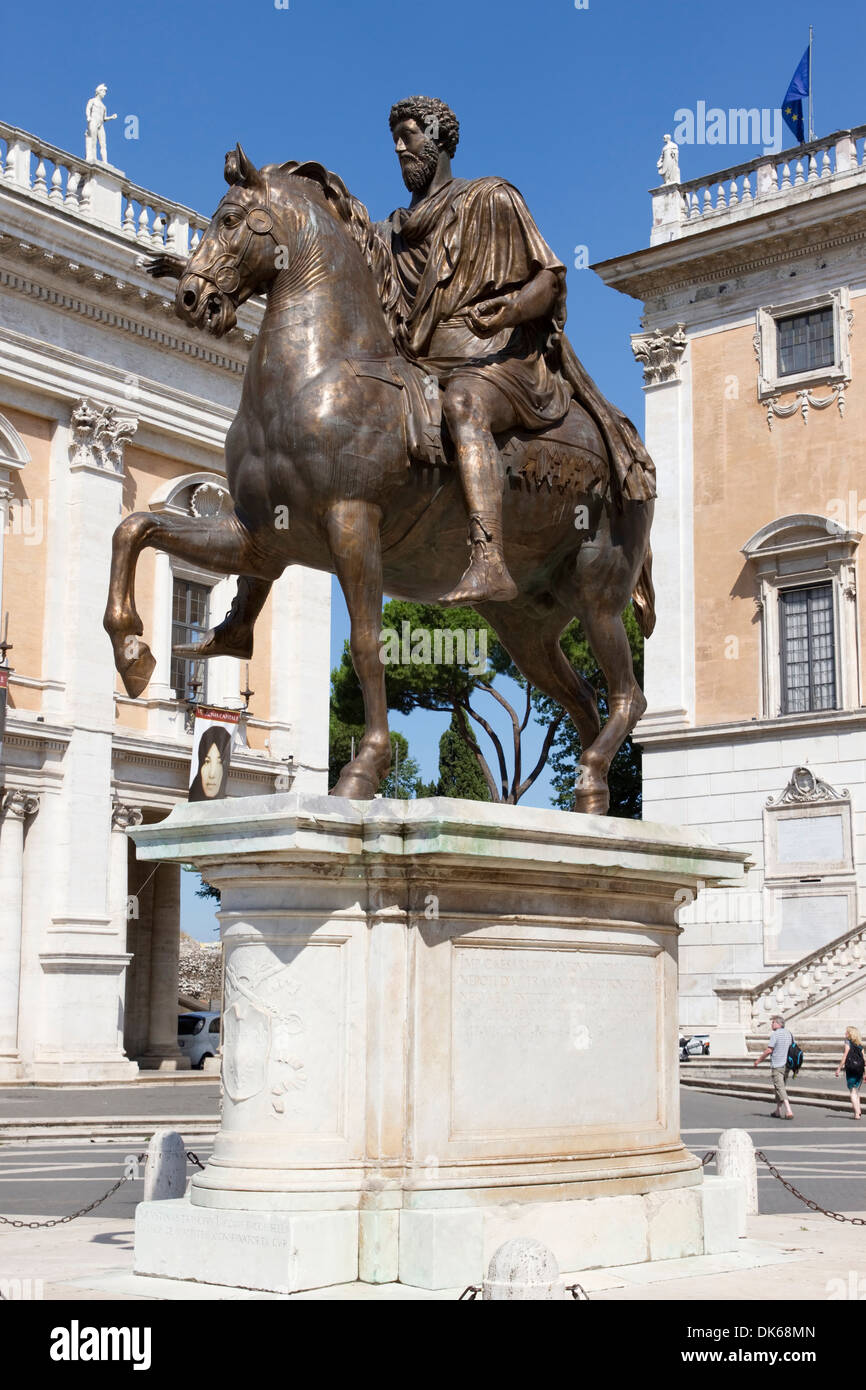 Marcus aurelius statue hi-res stock photography and images - Alamy