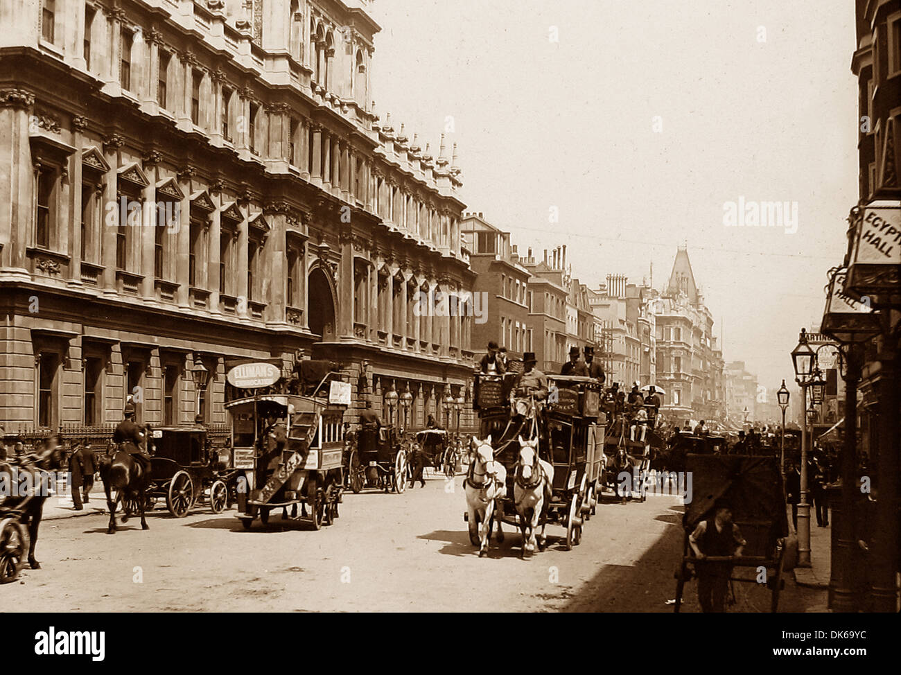 Victorian house london hi-res stock photography and images - Alamy
