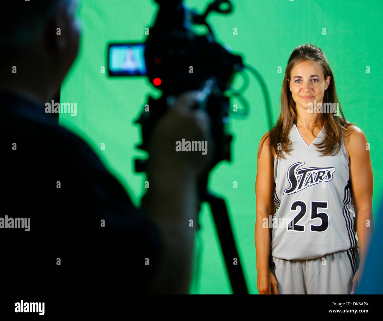 May 19, 2011 - San Antonio, TEXAS, USA - The WNBA's Silver Stars Becky ...