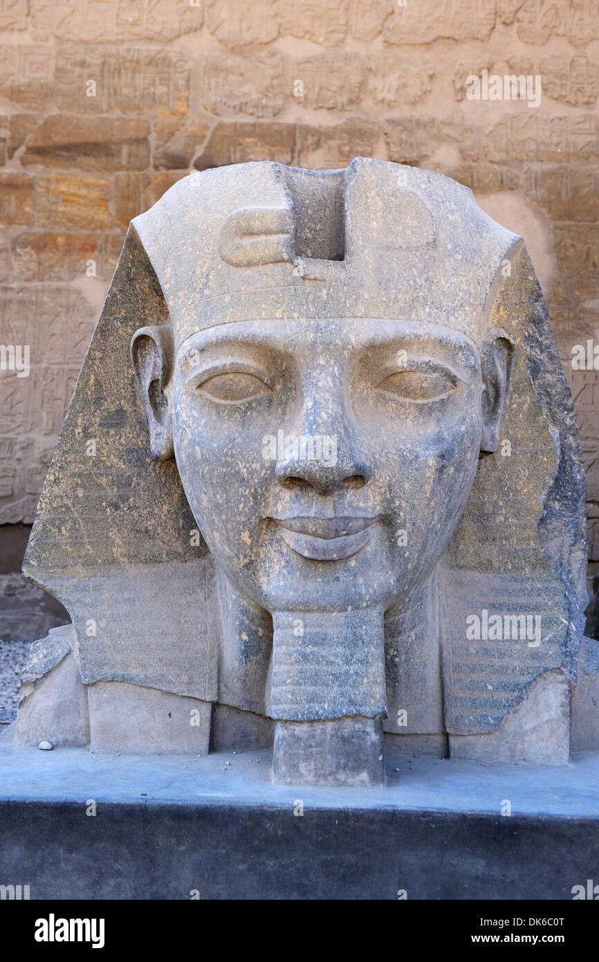 Head of ramesses ii statue at luxor temple hi-res stock photography and ...