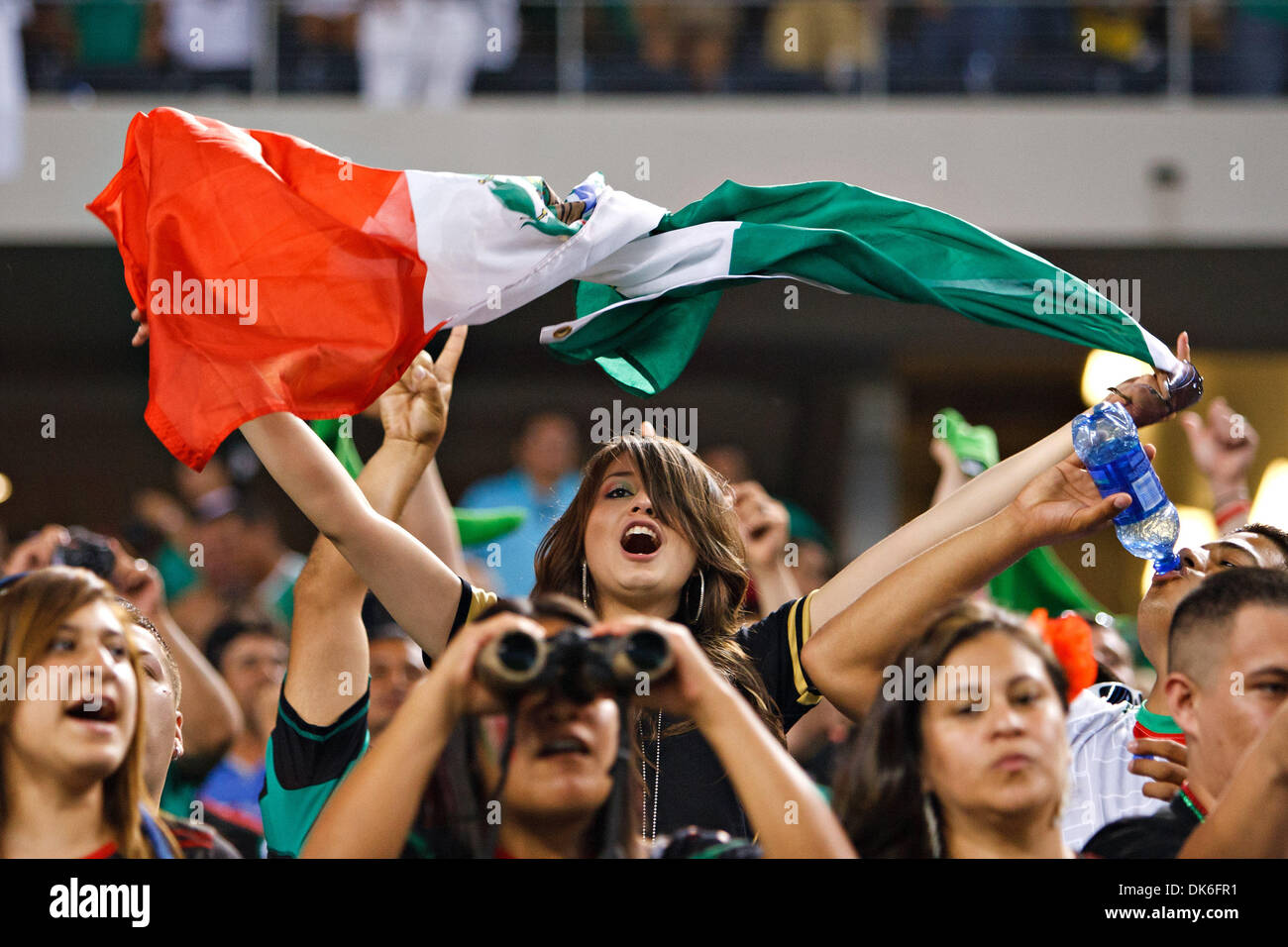 Mexico Fans Cheer On Their Team High Resolution Stock Photography and ...