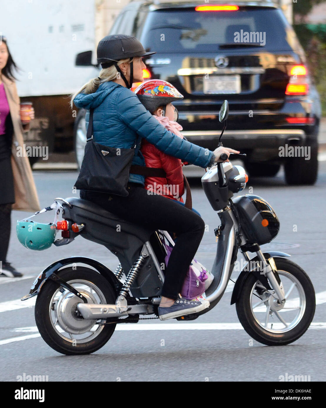 Edie falco and daughter hi-res stock photography and images - Alamy