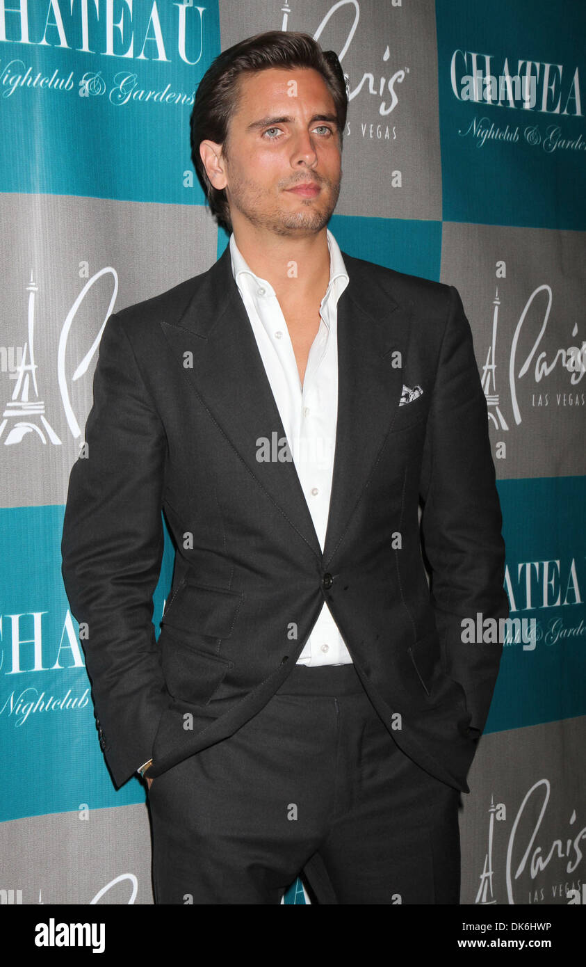 Scott Disick walks the red carpet at Chateau Nightclub and Gardens Las ...