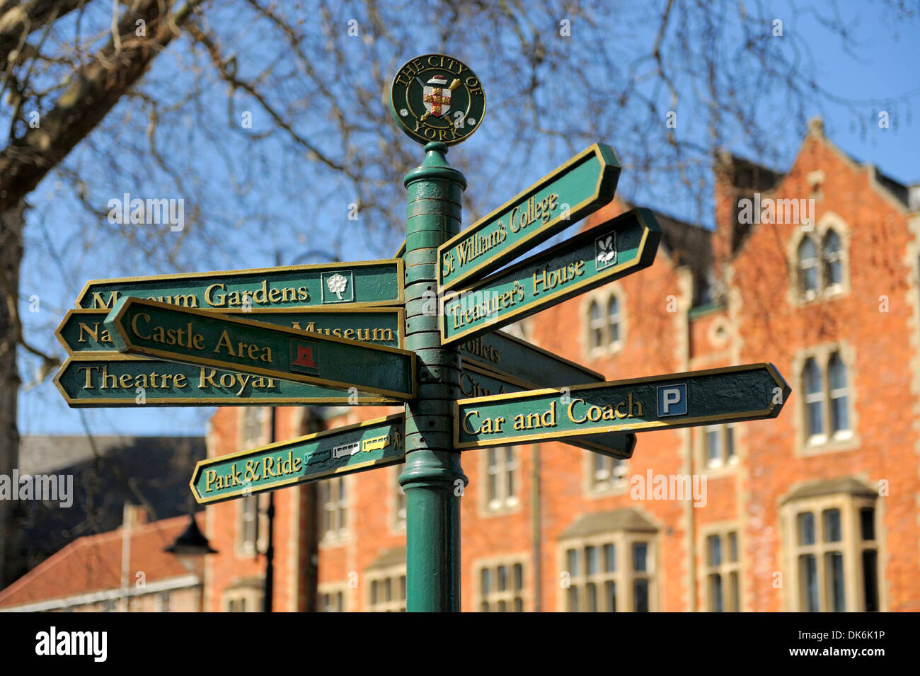 United kingdom tourist information hi-res stock photography and images ...