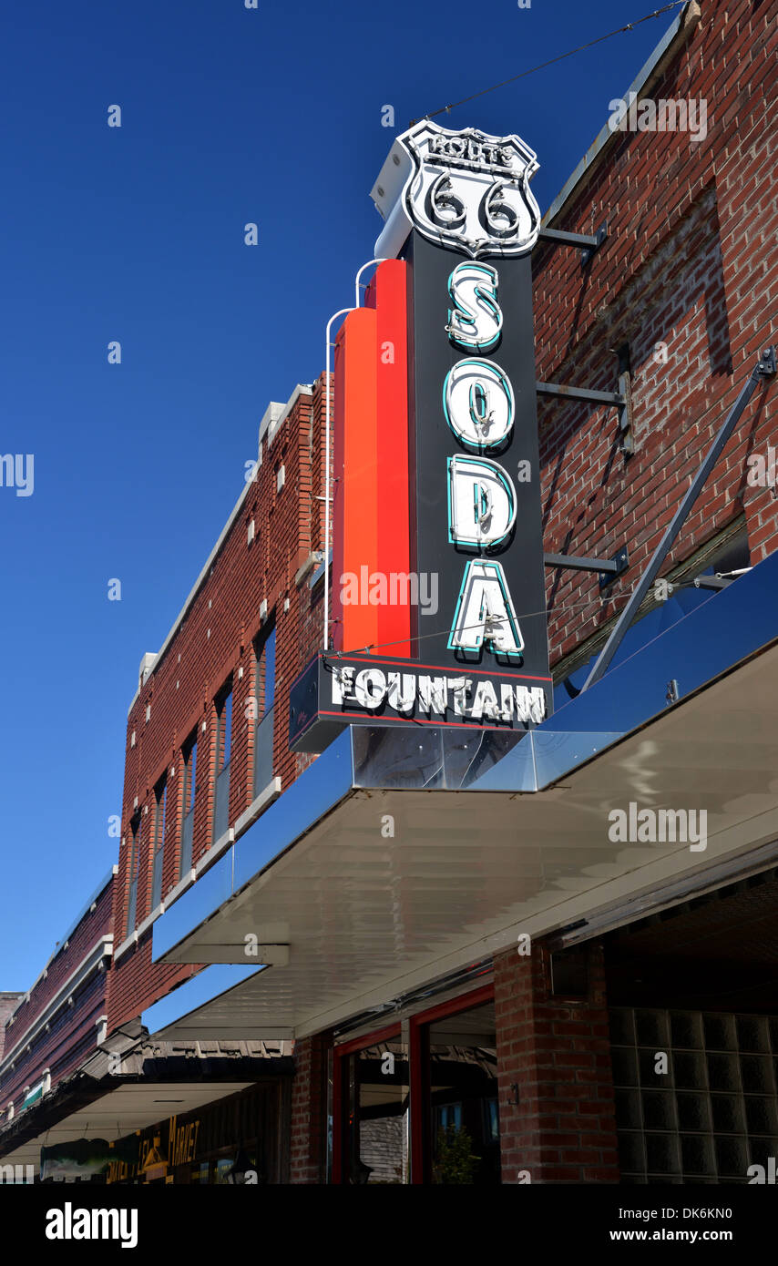 Soda fountain hi-res stock photography and images - Alamy