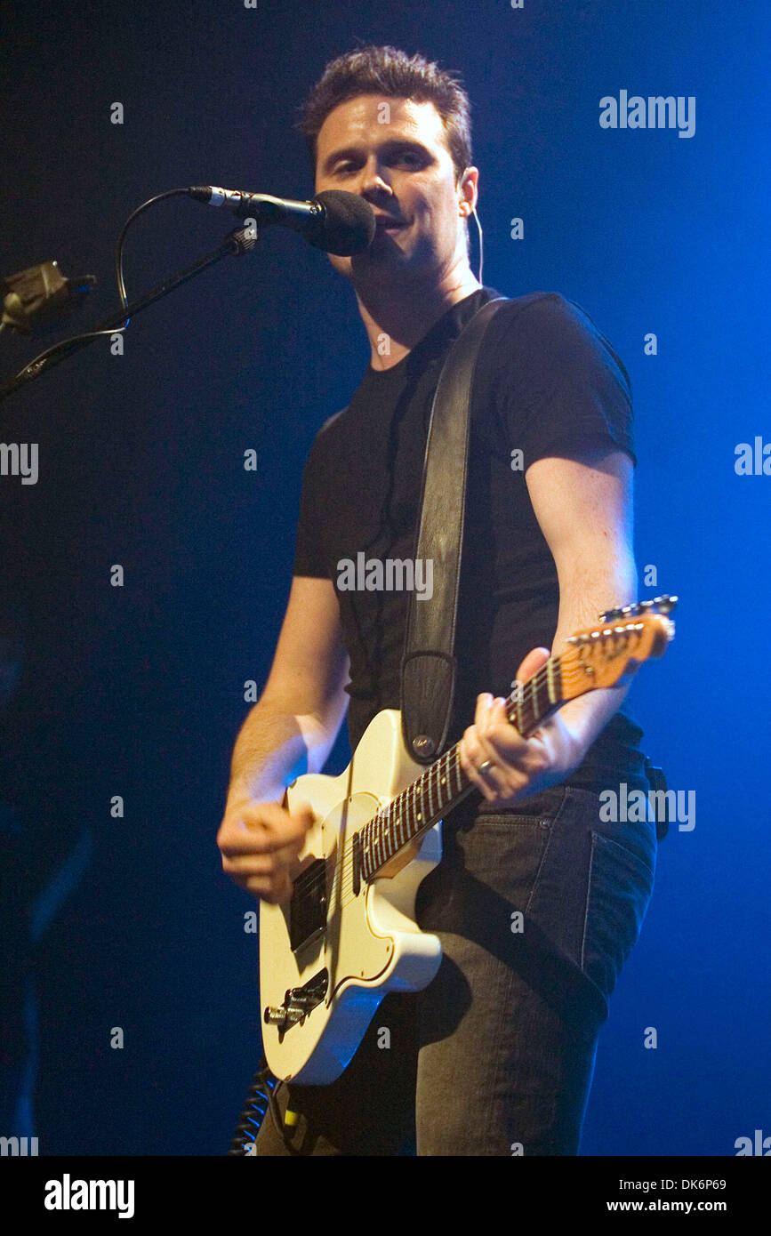 Jon Fratelli real name John Lawler of Fratellis performing at O2 ABC ...