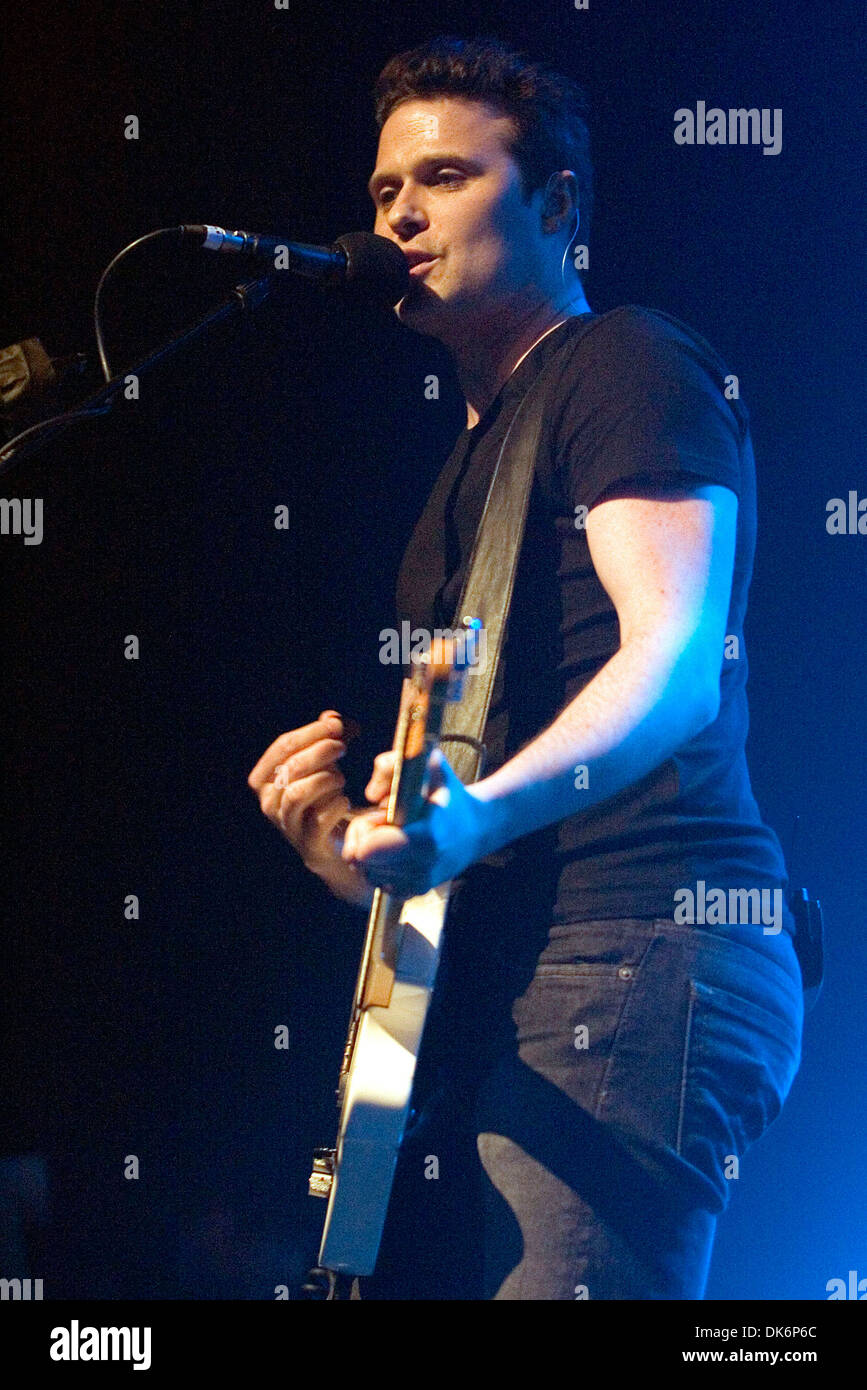Jon Fratelli real name John Lawler of Fratellis performing at O2 ABC ...