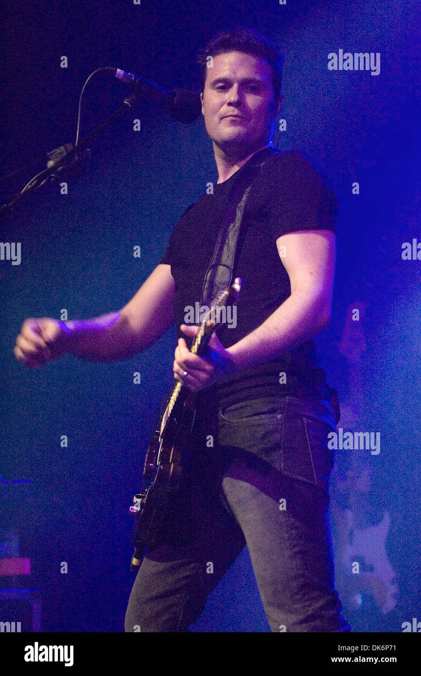 Jon Fratelli real name John Lawler of Fratellis performing at O2 ABC ...