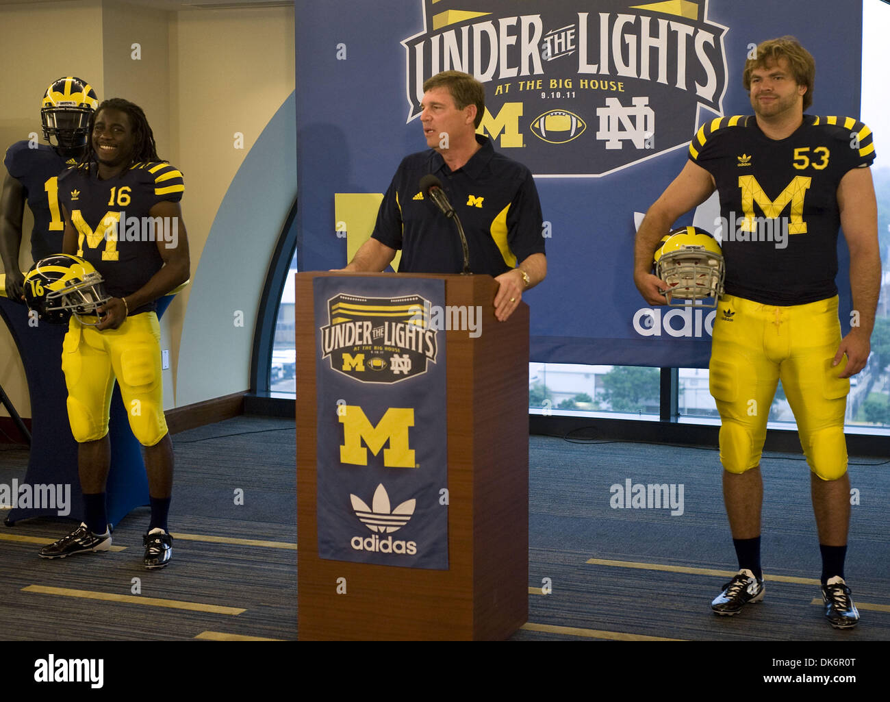 Throwback uniforms hi-res stock photography and images - Alamy