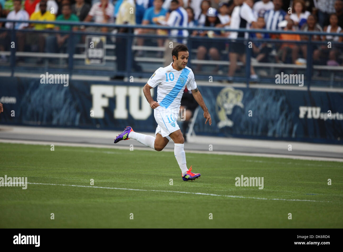 June 10, 2011 - Miami, Florida, U.S - Guatemala midfielder Jose Manuel ...
