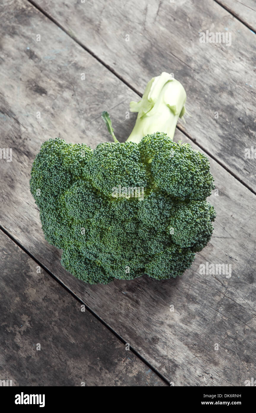 Bunch of broccoli hi-res stock photography and images - Alamy