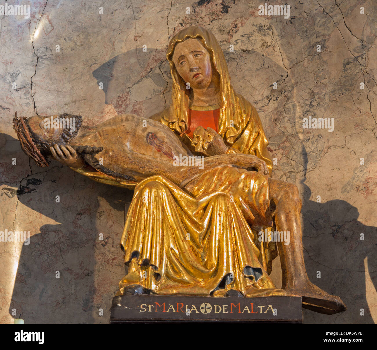 Jesus in pieta hi-res stock photography and images - Alamy