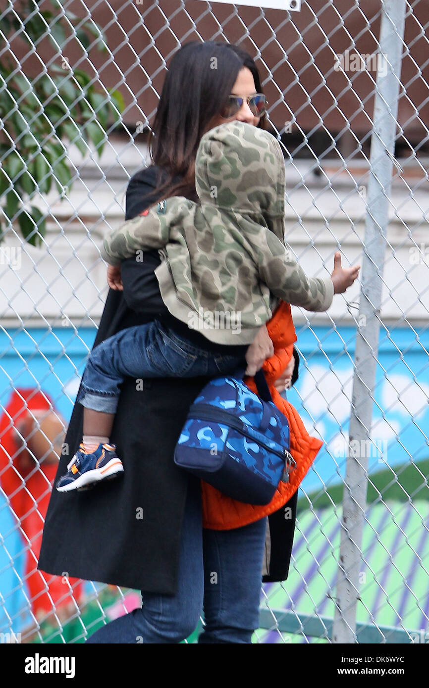 Sandra bullock and louis bardo hi-res stock photography and images - Alamy