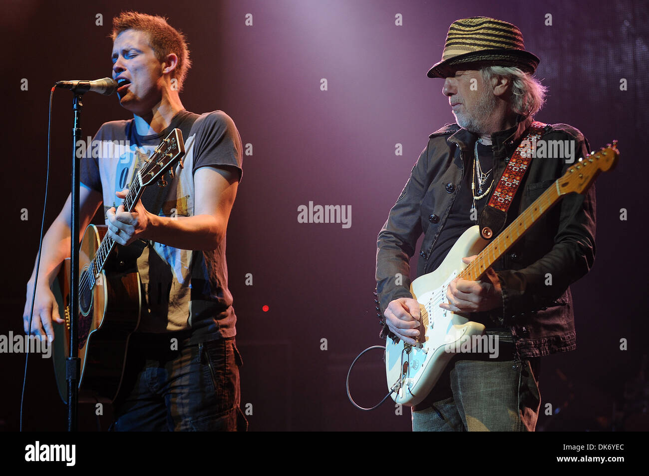 Jonny Lang and Brad Whitford perform at 'Experience Hendrix at Hard ...