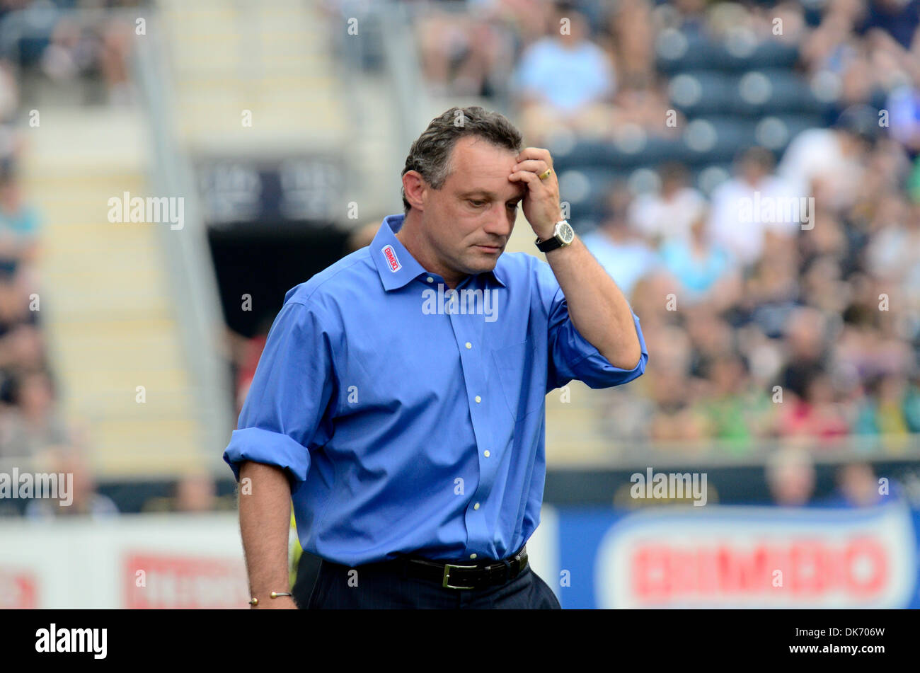 Tie credit image hi-res stock photography and images - Alamy