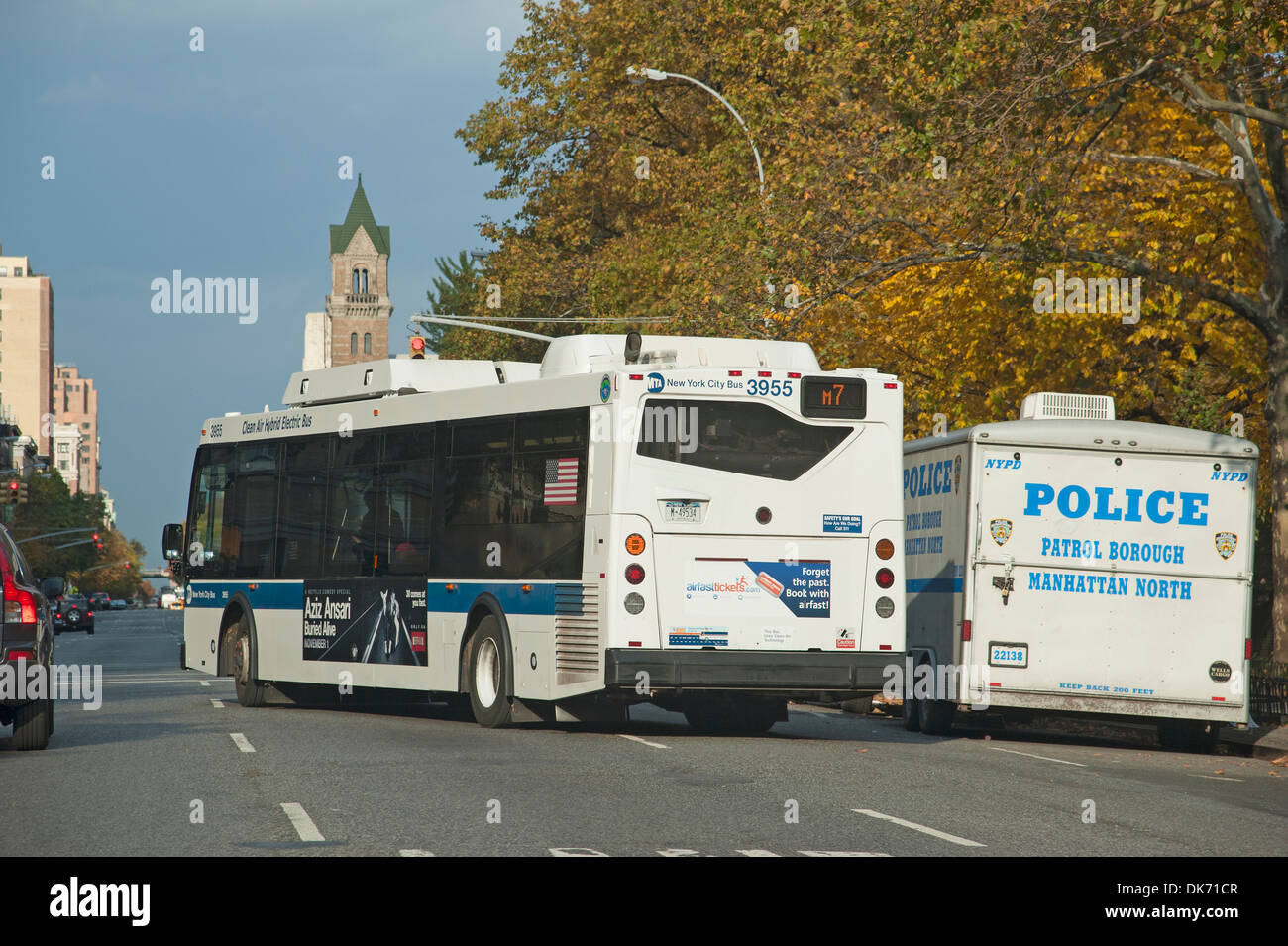 Clean Air Hybrid electric bus Manhattan New York USA Stock Photo - Alamy