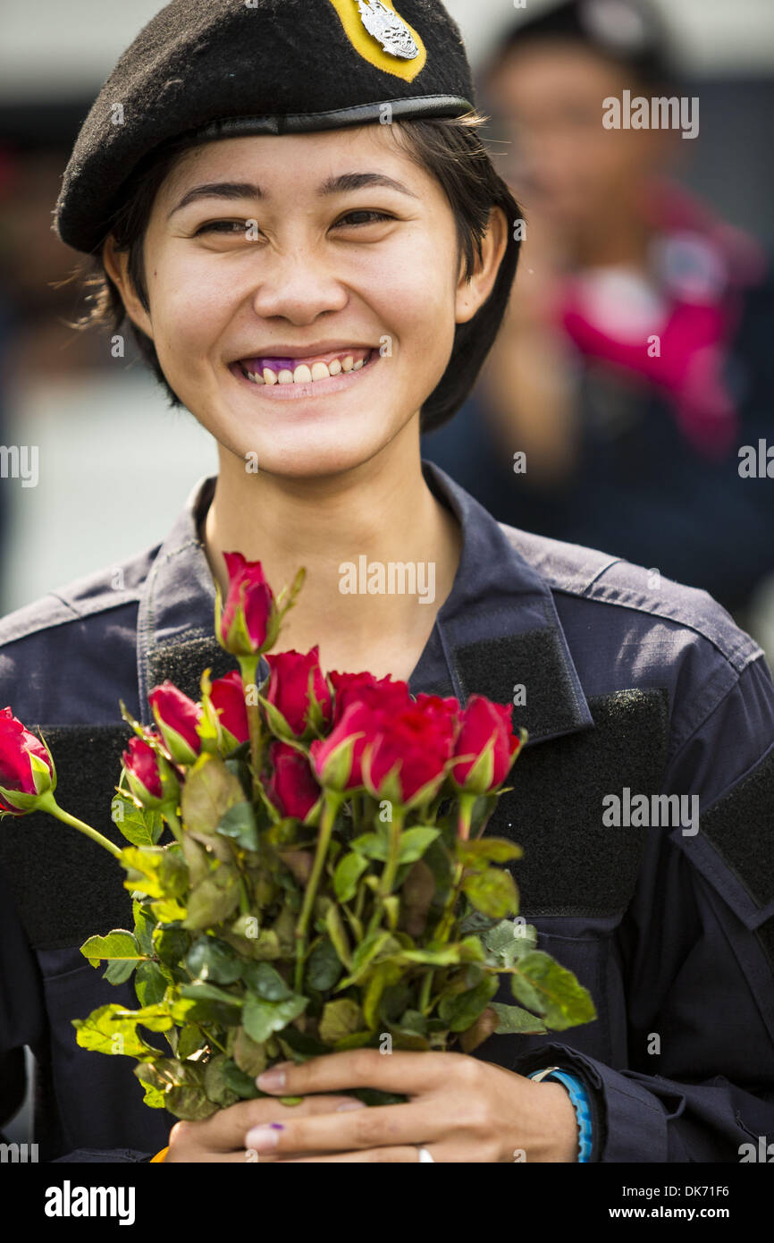 Bangkok, Thailand. 3rd Dec, 2013. Women Thai police officers line up ...