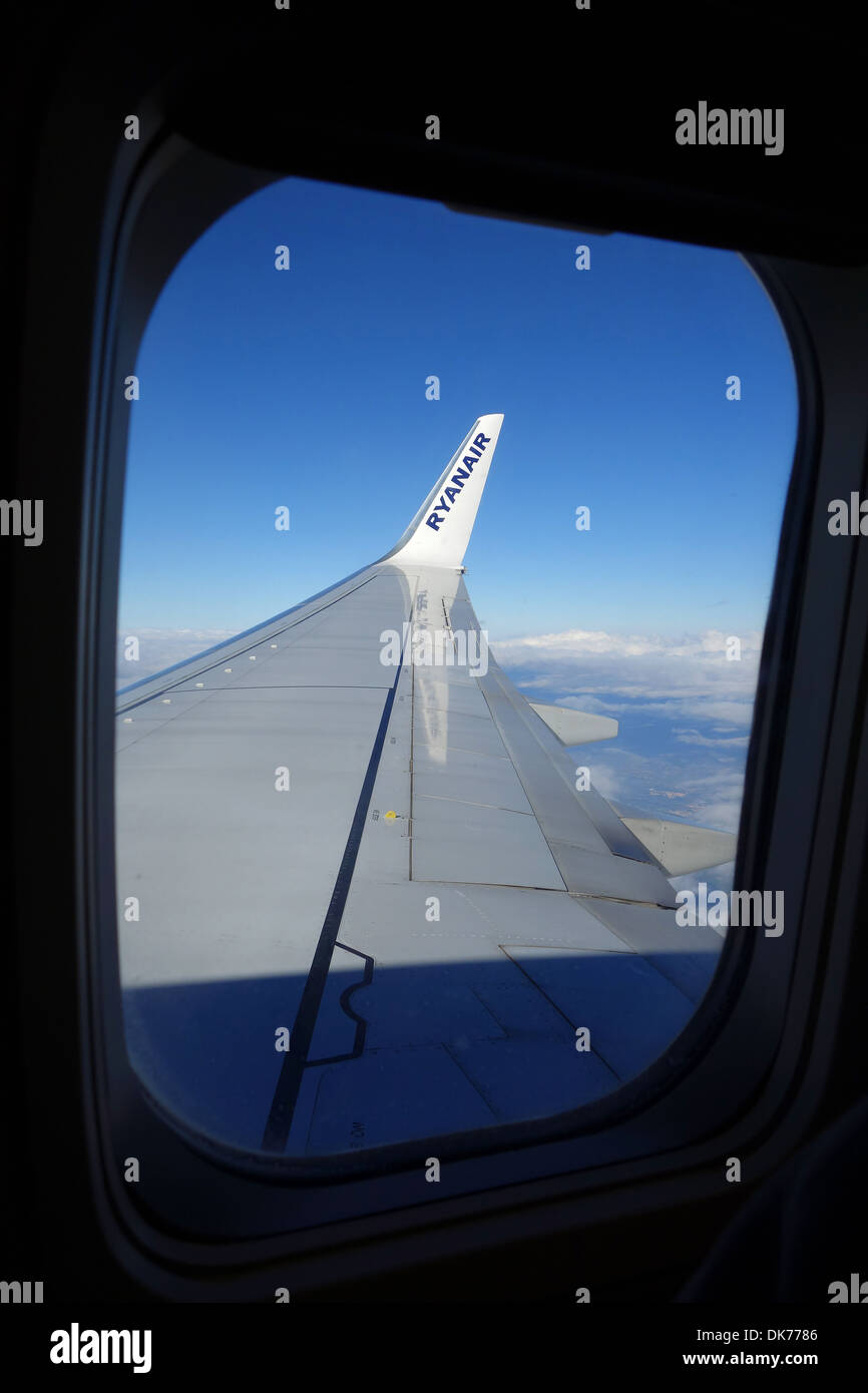 Ryanair aeroplane window hi-res stock photography and images - Alamy