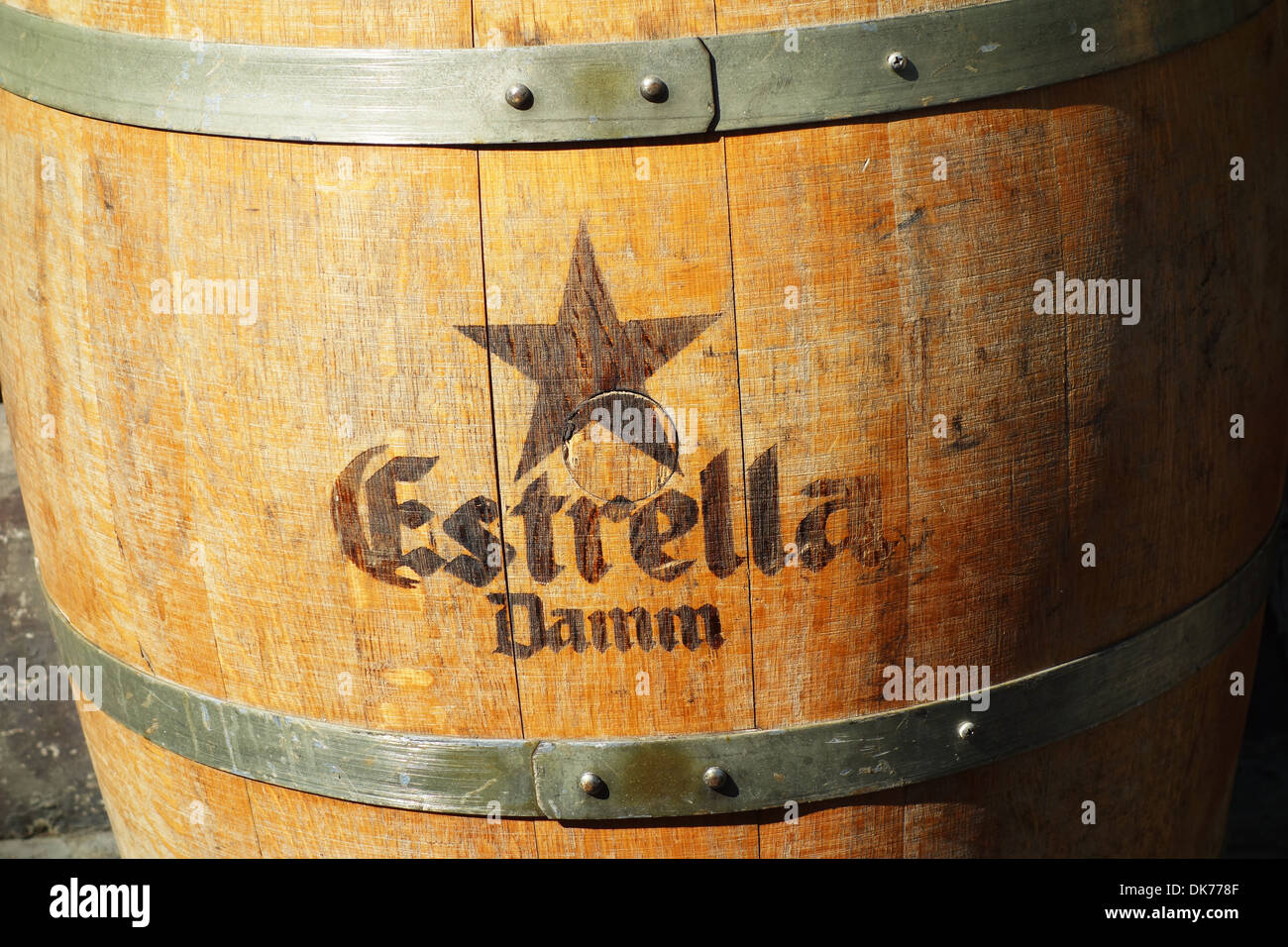 Estrella damm hi-res stock photography and images - Alamy