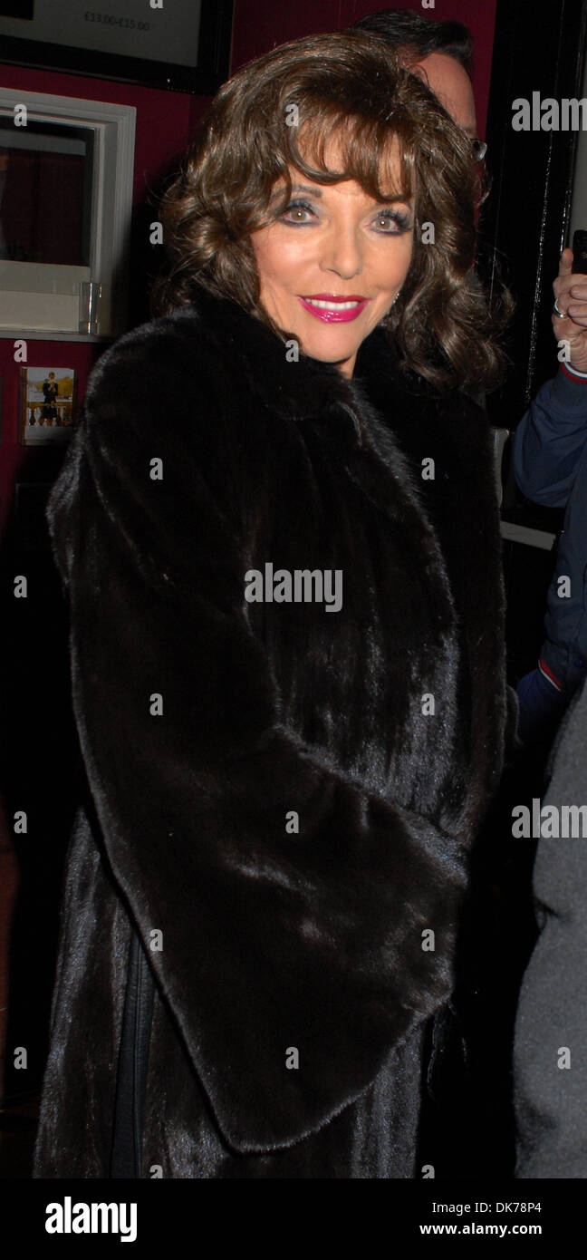 Joan collins wearing fur coat hi-res stock photography and images - Alamy