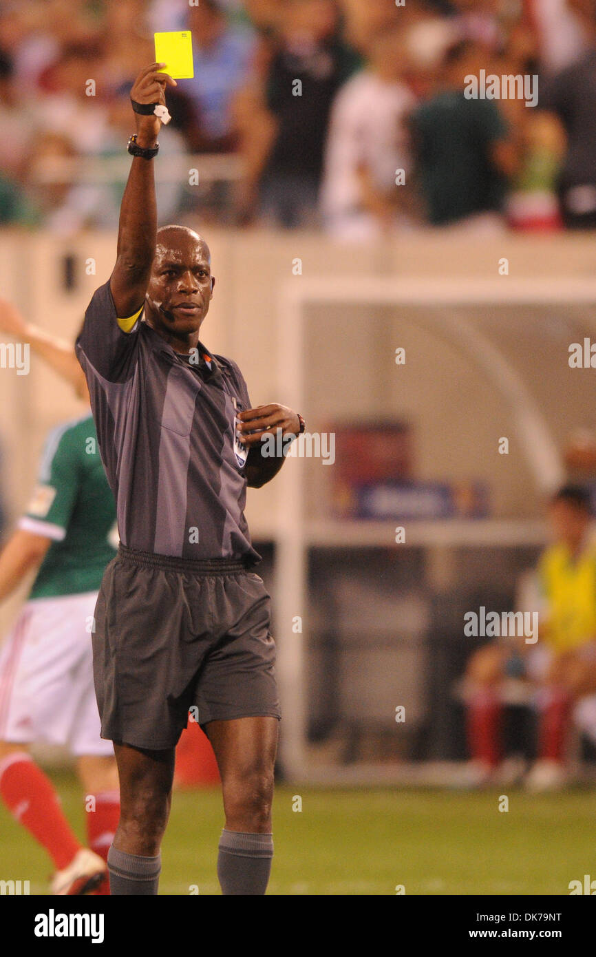 June 18, 2011 - East Rutherford, New Jersey, U.S - Referee Cortney ...