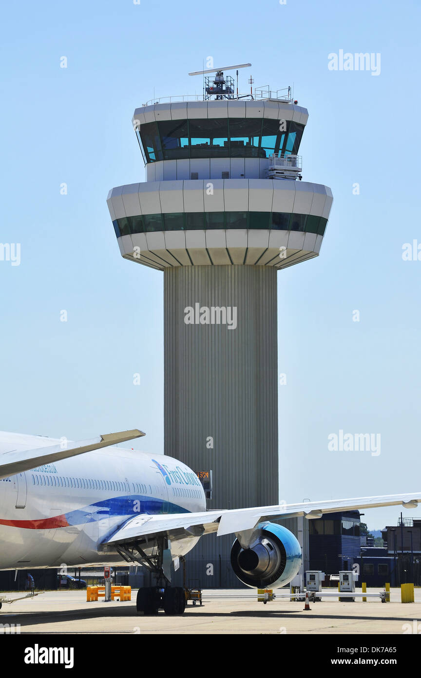 Control Tower, Air traffic control tower at Gatwick Airport, London ...