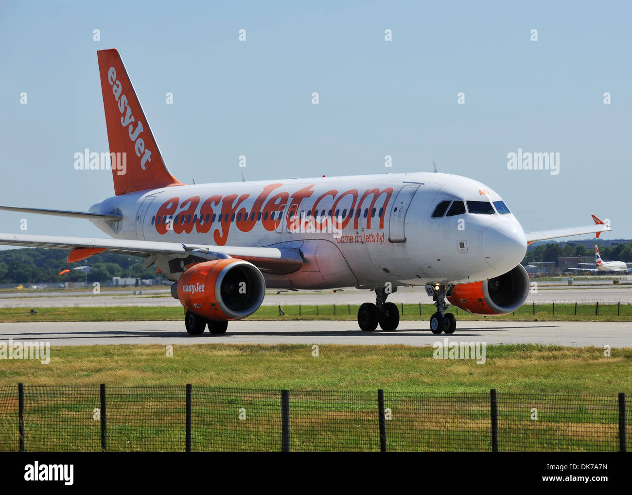 EasyJet plane, EasyJet airline, EasyJet aeroplane at Gatwick Airport ...