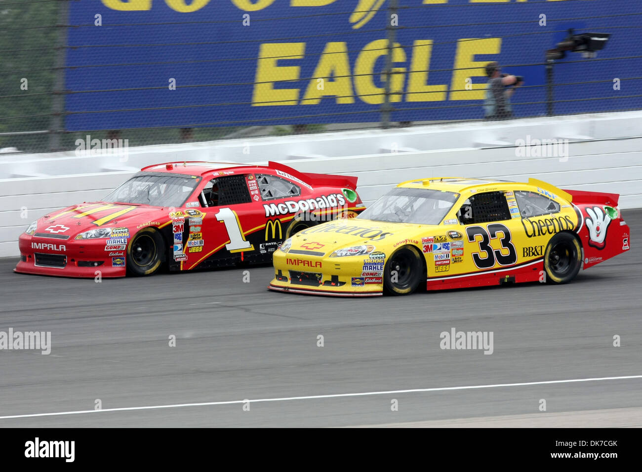 Clint bowyer hi-res stock photography and images - Alamy