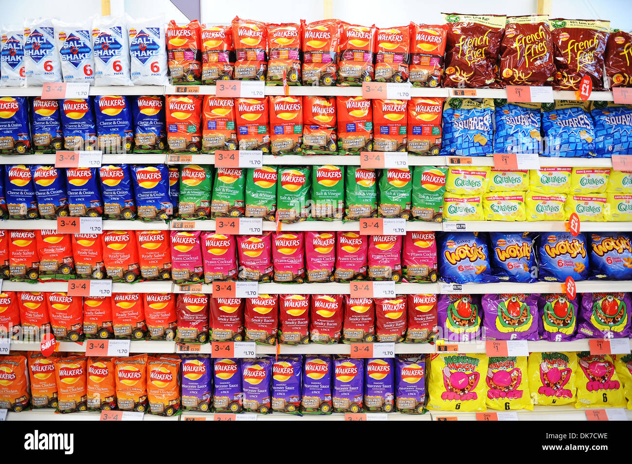 Snacks crisps shelves uk hi-res stock photography and images - Alamy