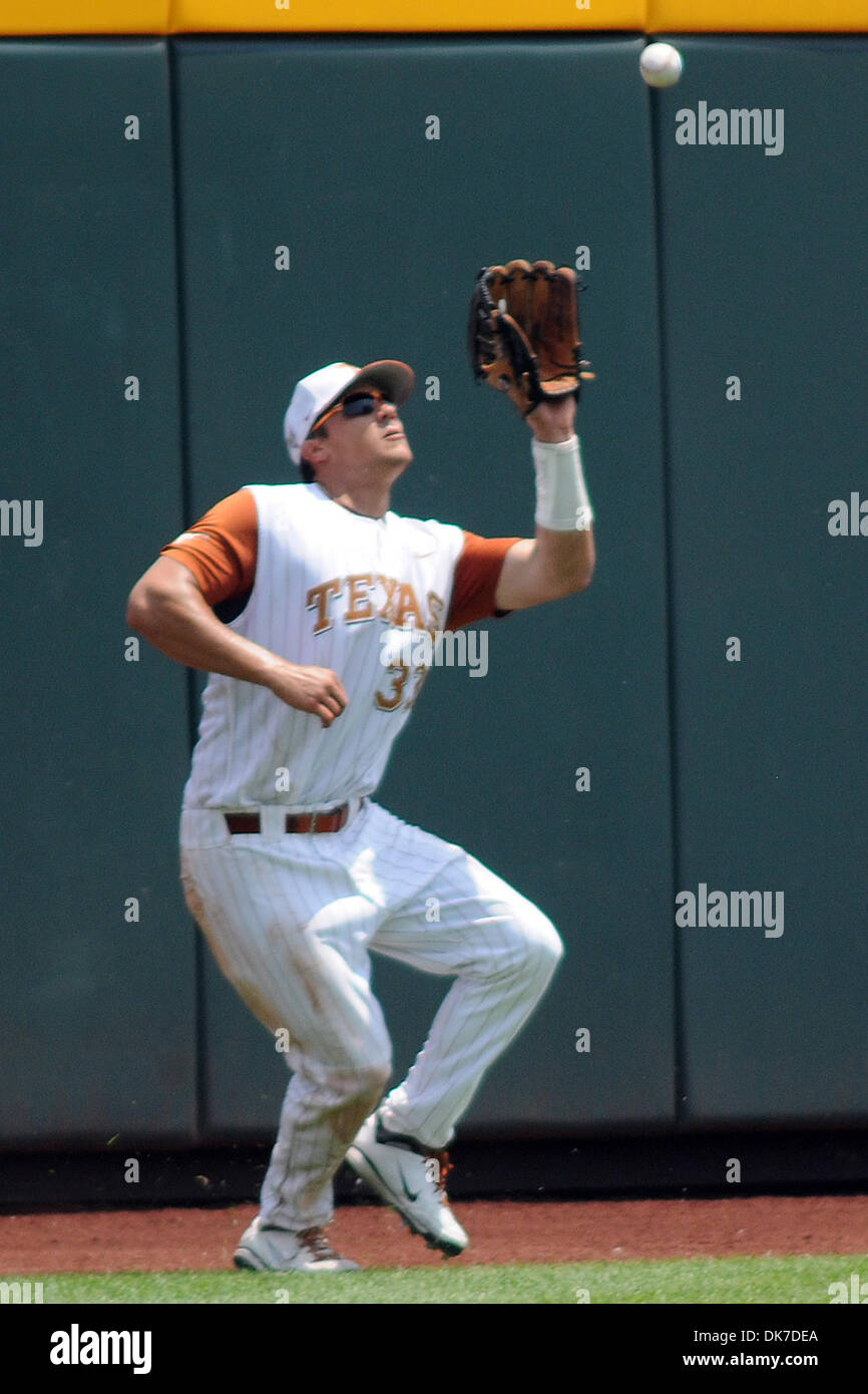 June 20, 2011 - Omaha, Nebraska, U.S - Jonathan Walsh (33) makes a grab ...