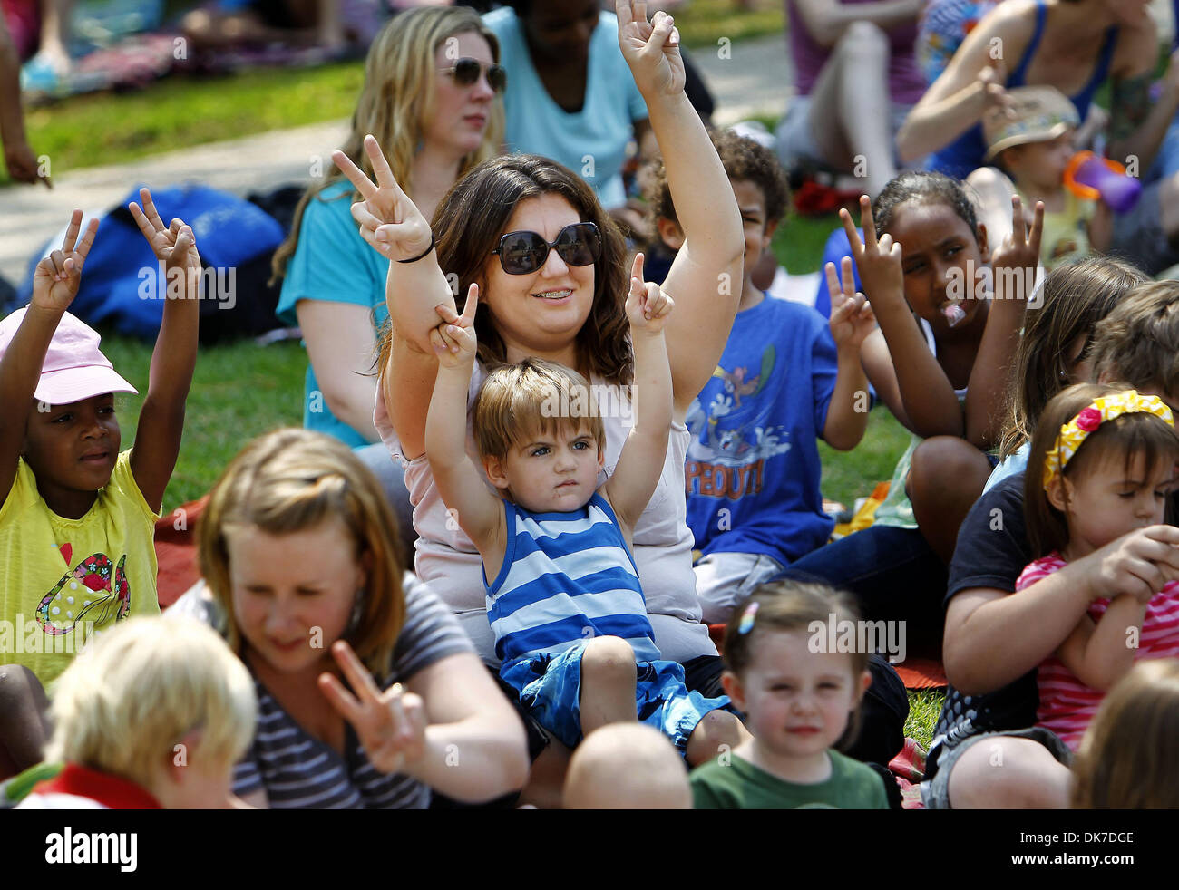 Levitt shell hi-res stock photography and images - Alamy