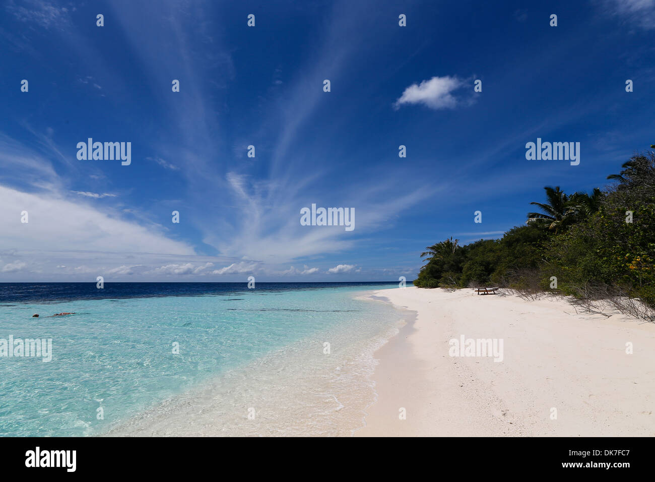 maldives beach with white sand Stock Photo - Alamy