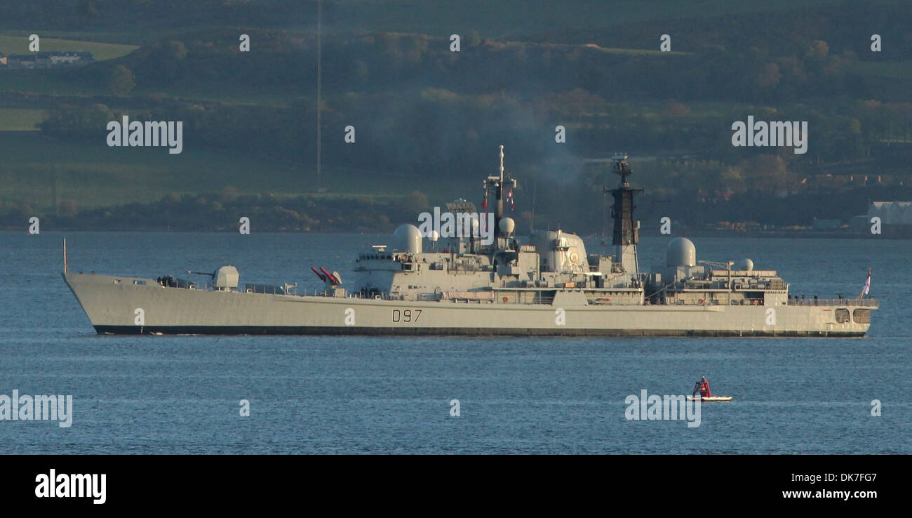 HMS Edinburgh arrives for her final ever visit to her namesake city, as ...