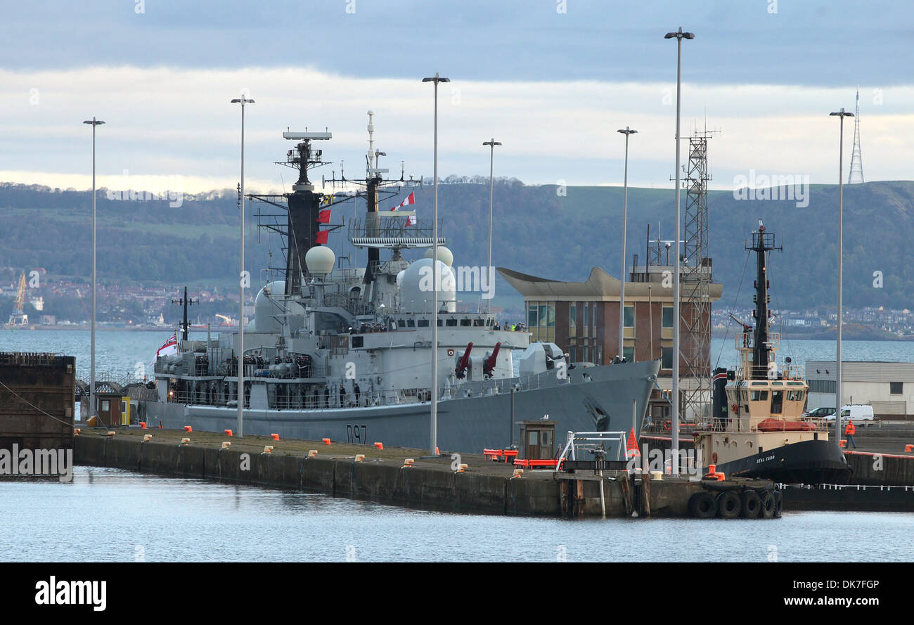 HMS Edinburgh arrives for her final ever visit to her namesake city, as ...